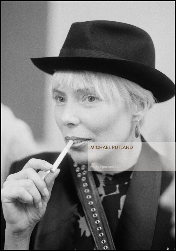 Joni Mitchell | Michael Putland Archive